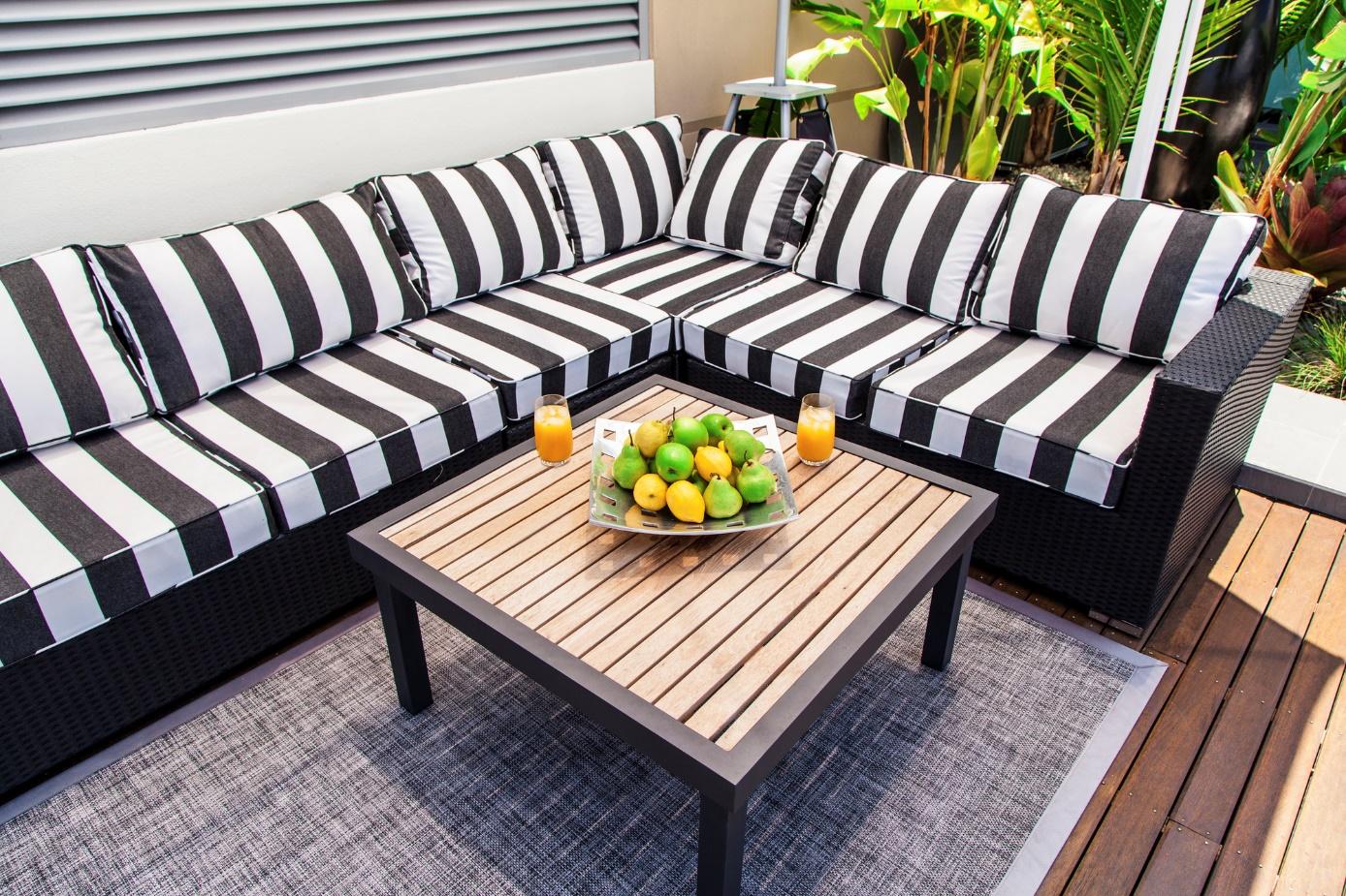 Turn Up Your Terrace: 3 Pretty Patio Color Schemes